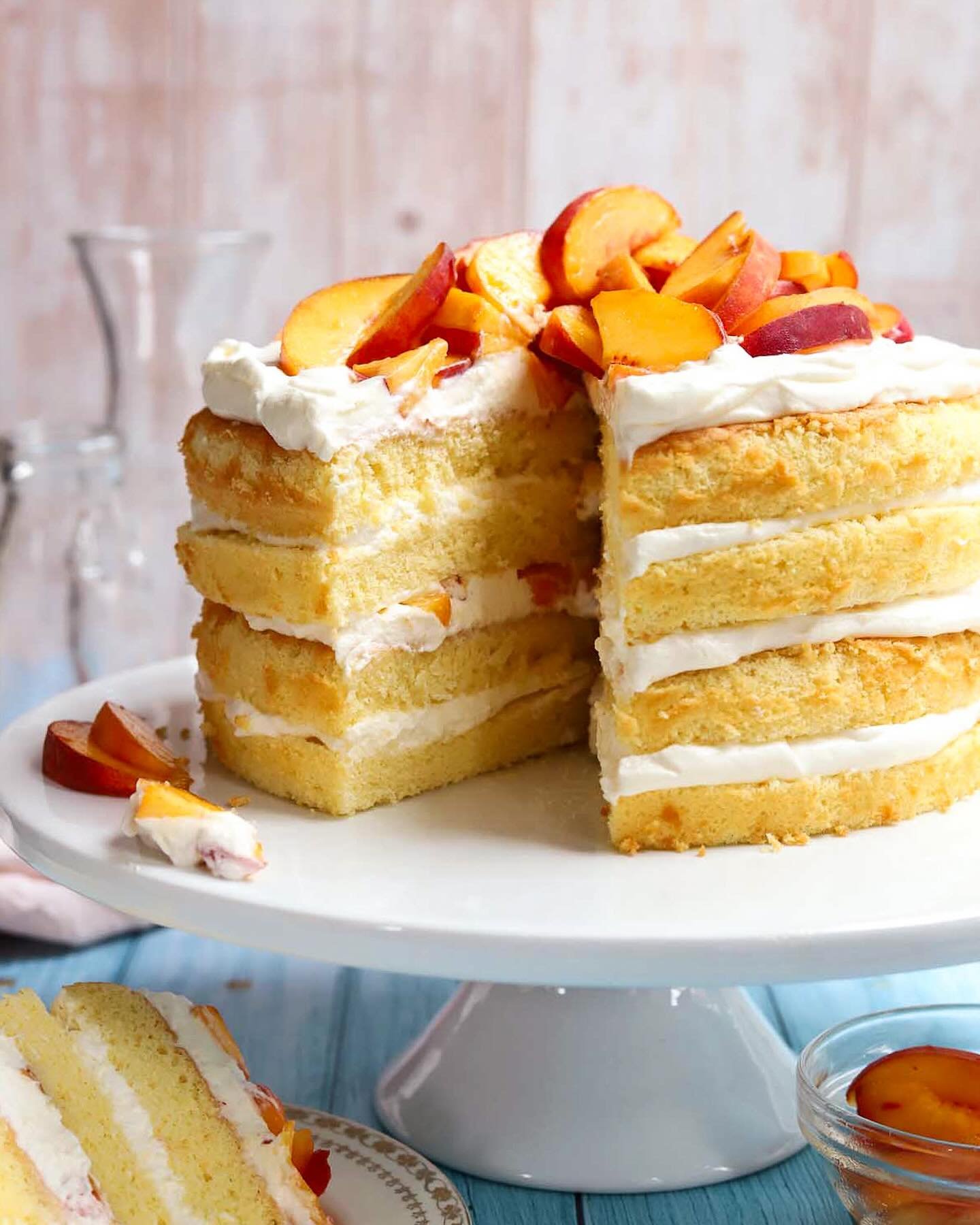 10 Naked Cake Ideas | Stunning Minimalist Wedding & Party Cakes