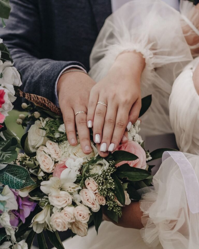 17 August Wedding Ideas for a Beautiful Late-Summer Celebration